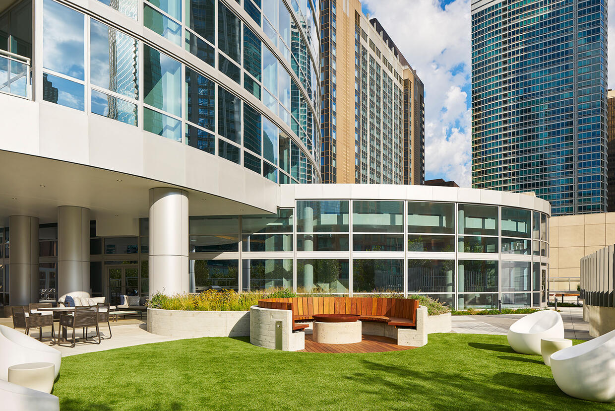 nice apartment complexes chicago