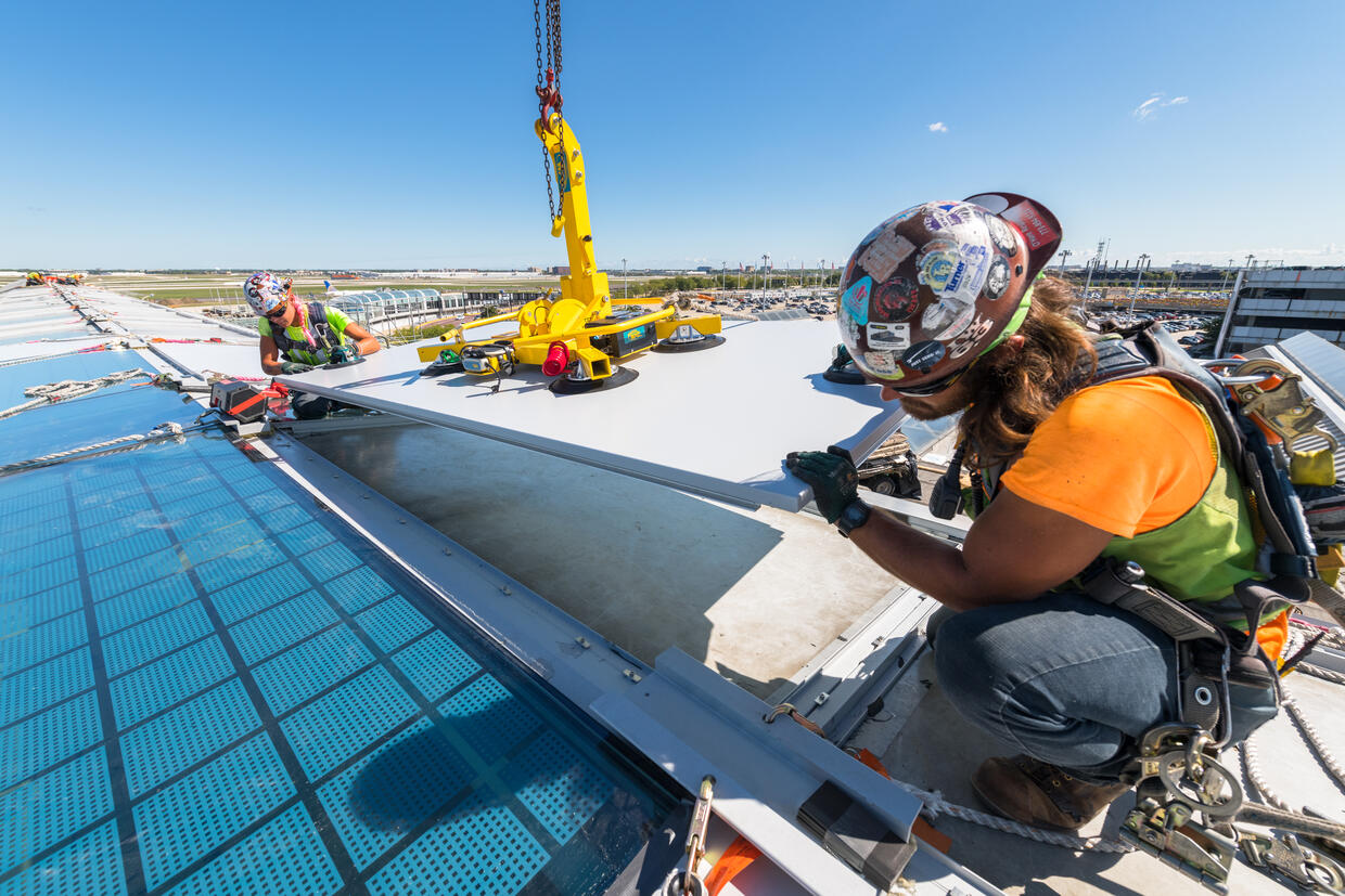 United Airlines - Terminal 1 | Power Construction
